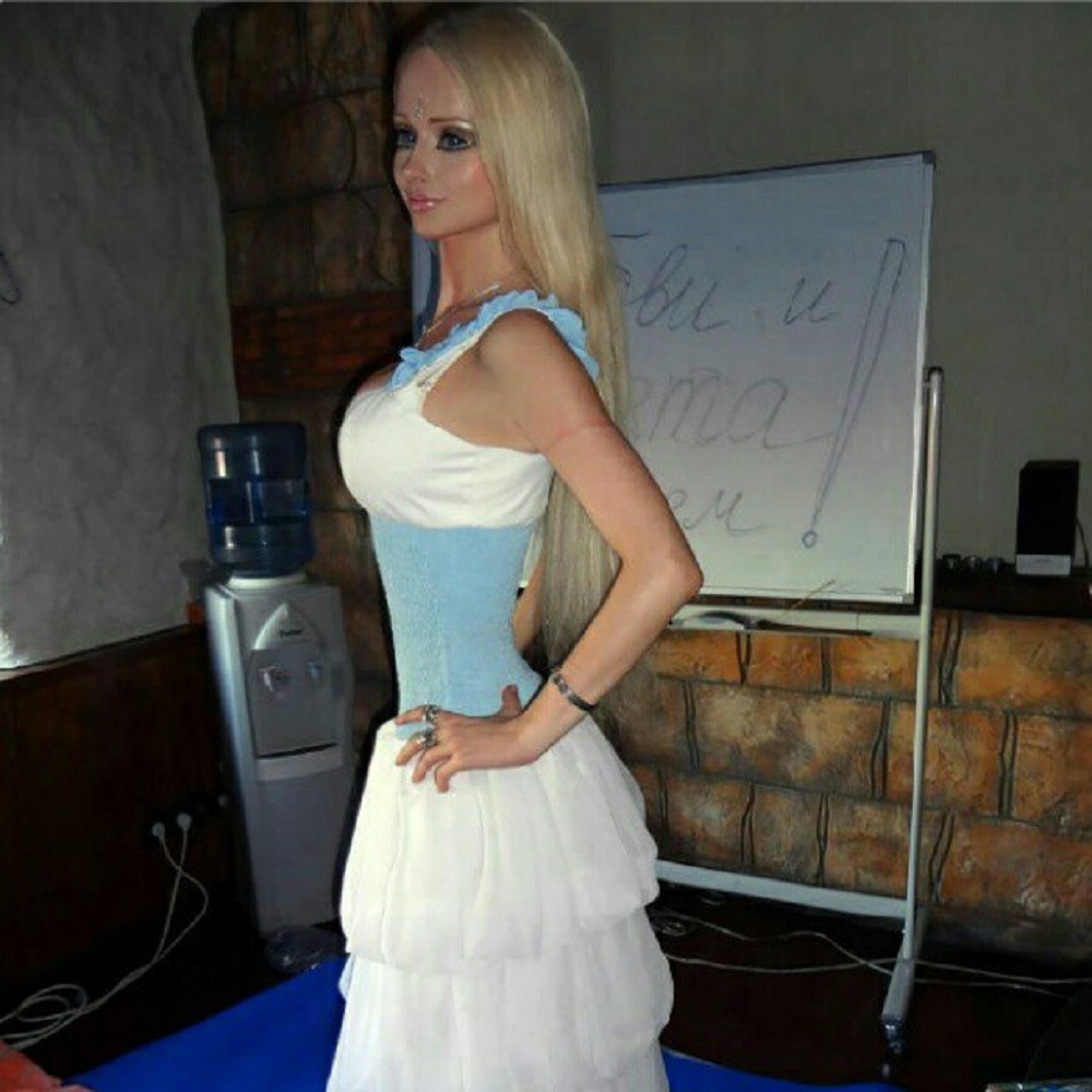 Human Barbie Valeria Lukyanova: The Many Instagram Photos of the Scary ...
