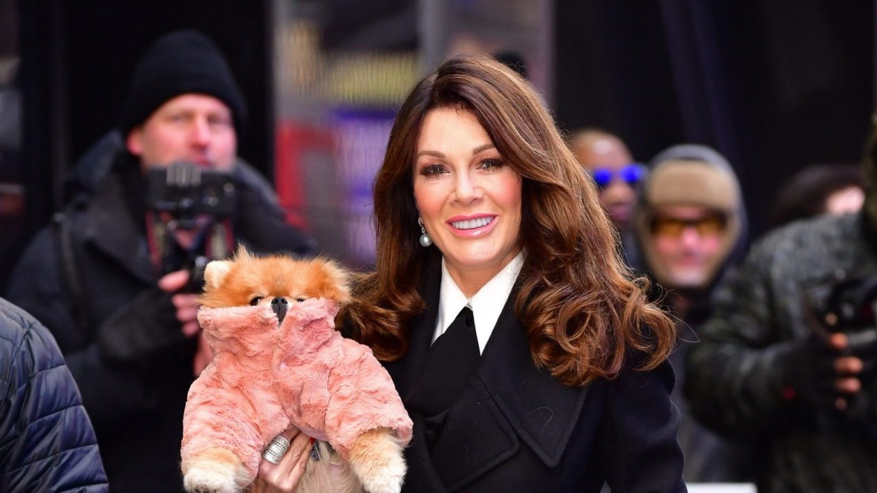 Lisa Vanderpump's Dog Giggy Rocks Pink Faux Fur Coat In NYC | Life & Style