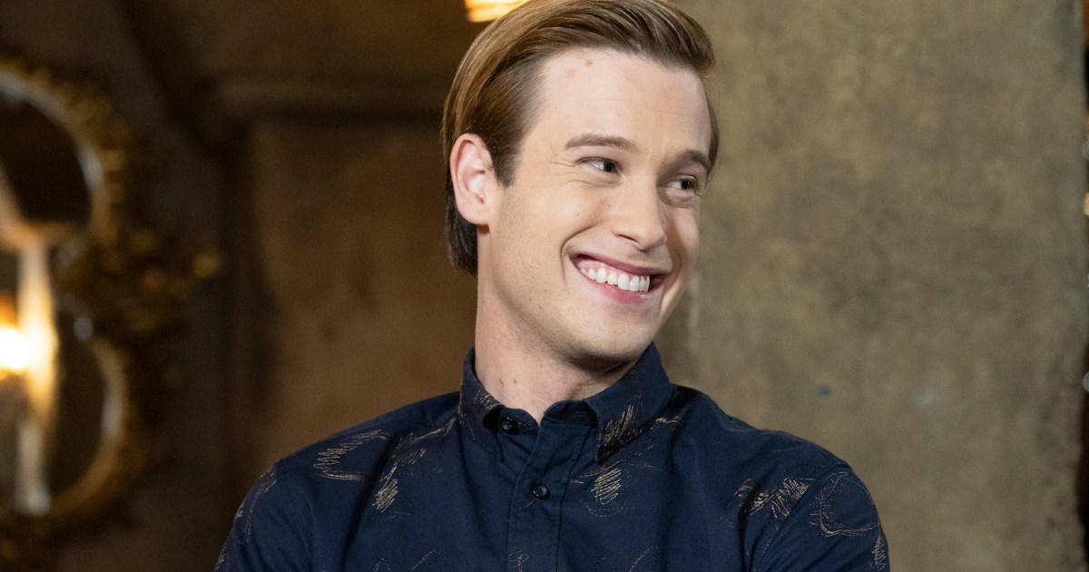 Hollywood Medium S Tyler Henry Reveals His Dream Celebrity Client
