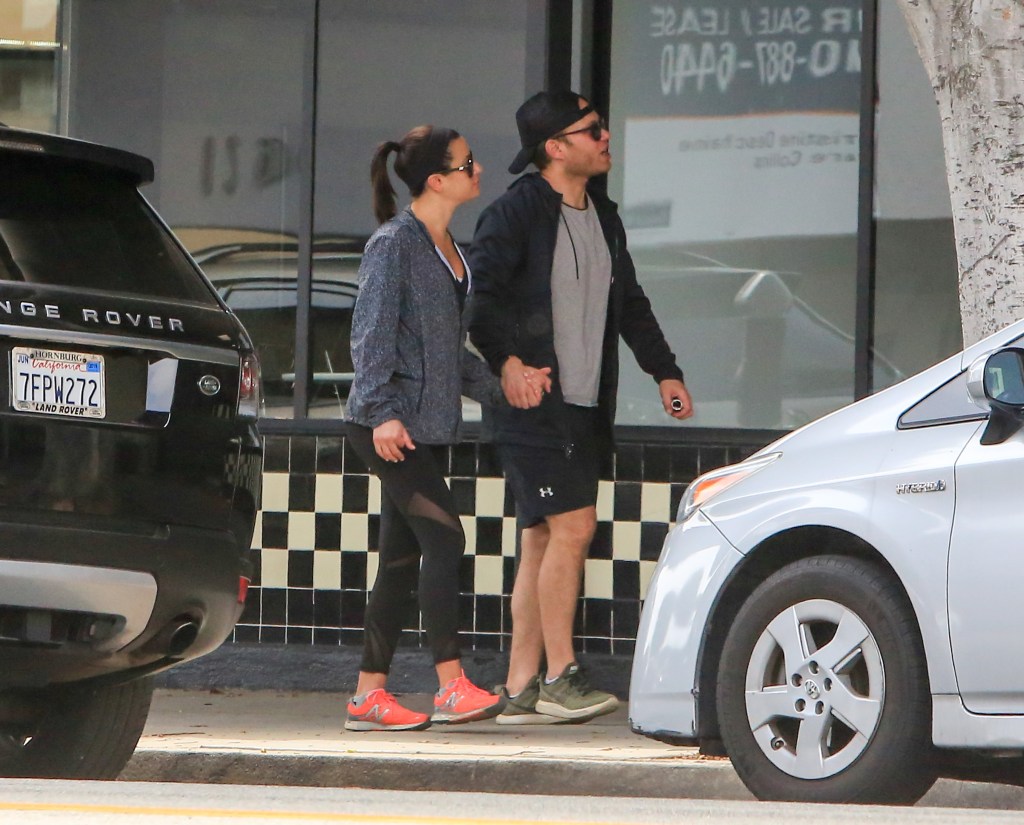 'Glee' Star Lea Michele Marries Fiancé Zandy Reich in Napa