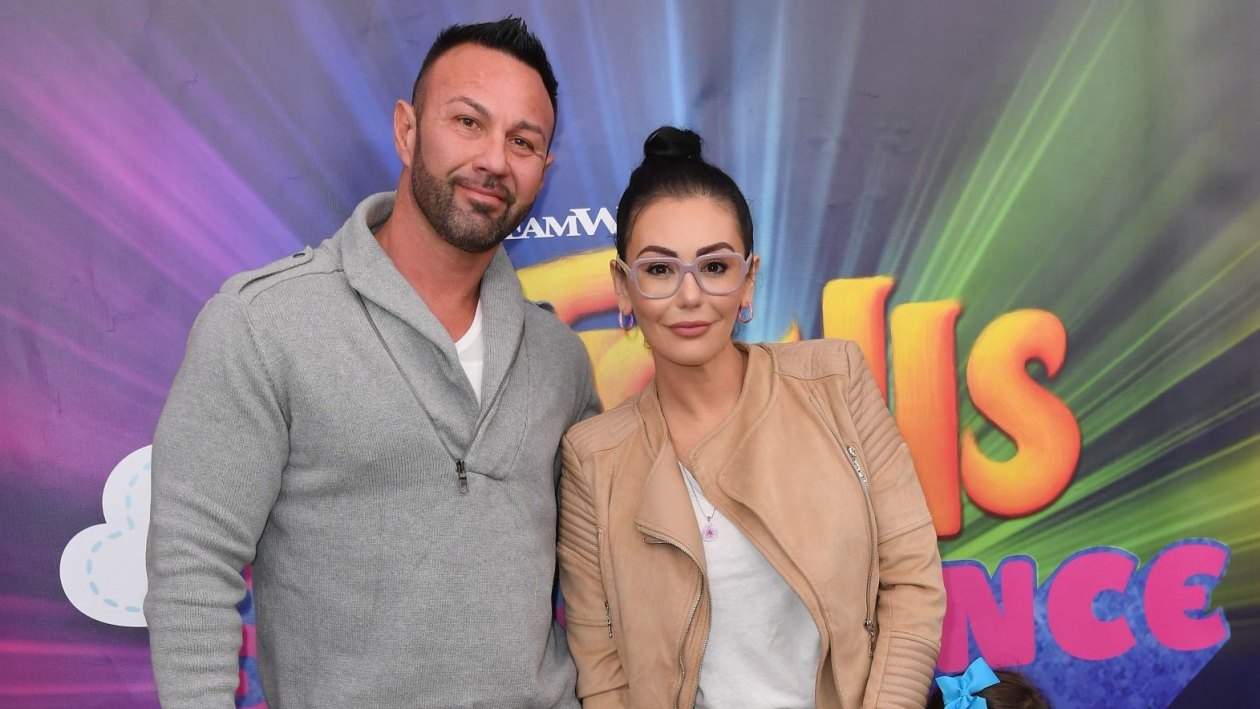 JWoww Is Dating 'a 24-Year-Old' After Split From Roger Matthews | Life ...