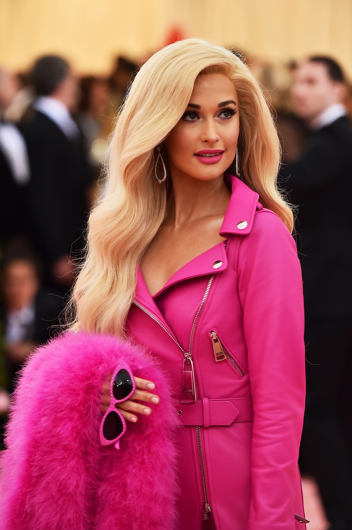 Kacey Musgraves' 2019 Met Gala Dress Is Barbie-Inspired! Pics
