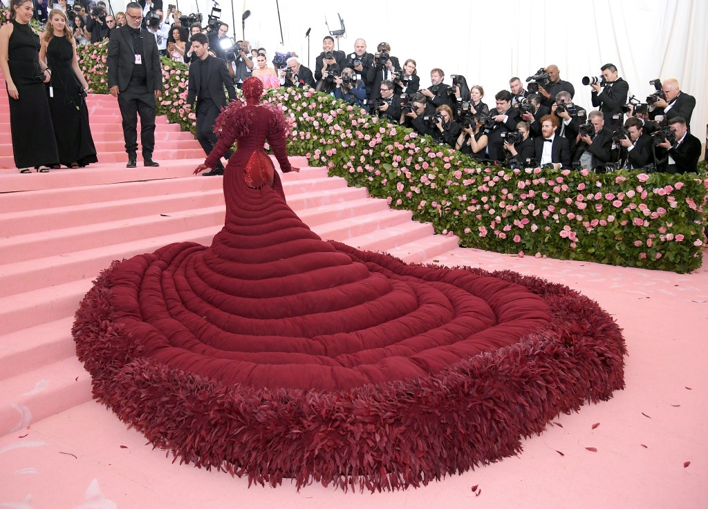 Met Gala 2019: Cardi B Arrives on the Red Carpet, See Her Look!
