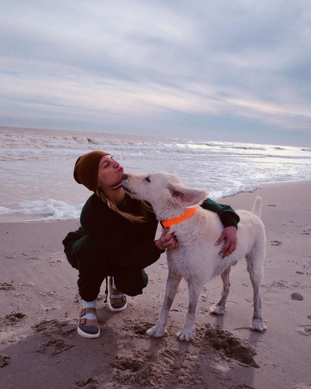 Kelsea Ballerini’s Dog Dibs Undergoes Surprise Surgery | Life & Style