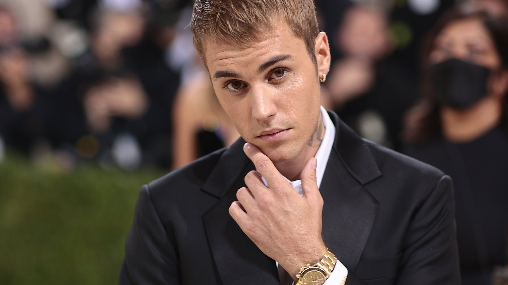 Justin Shuts Down Mom's Post To Pray For His Healing | Life & Style