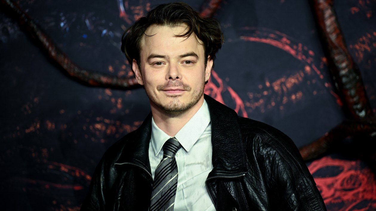 ‘Stranger Things' Charlie Heaton Makes a Rare Comment on Being a Dad ...